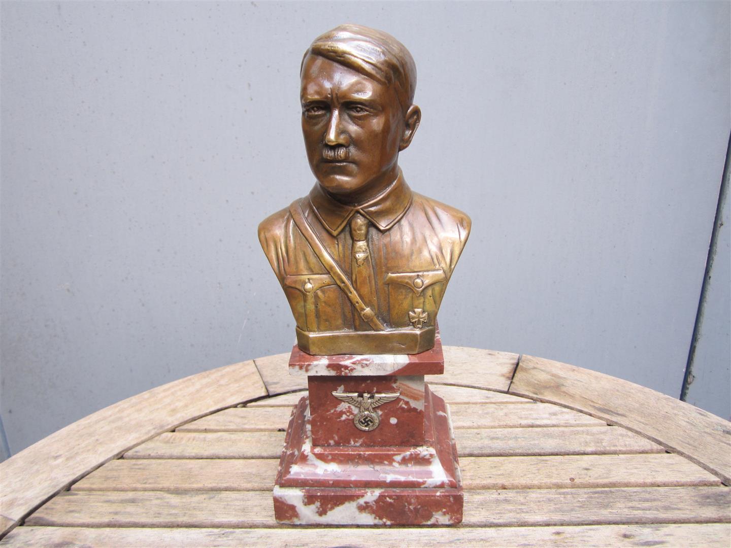 Captain Jacks Militaria - Home